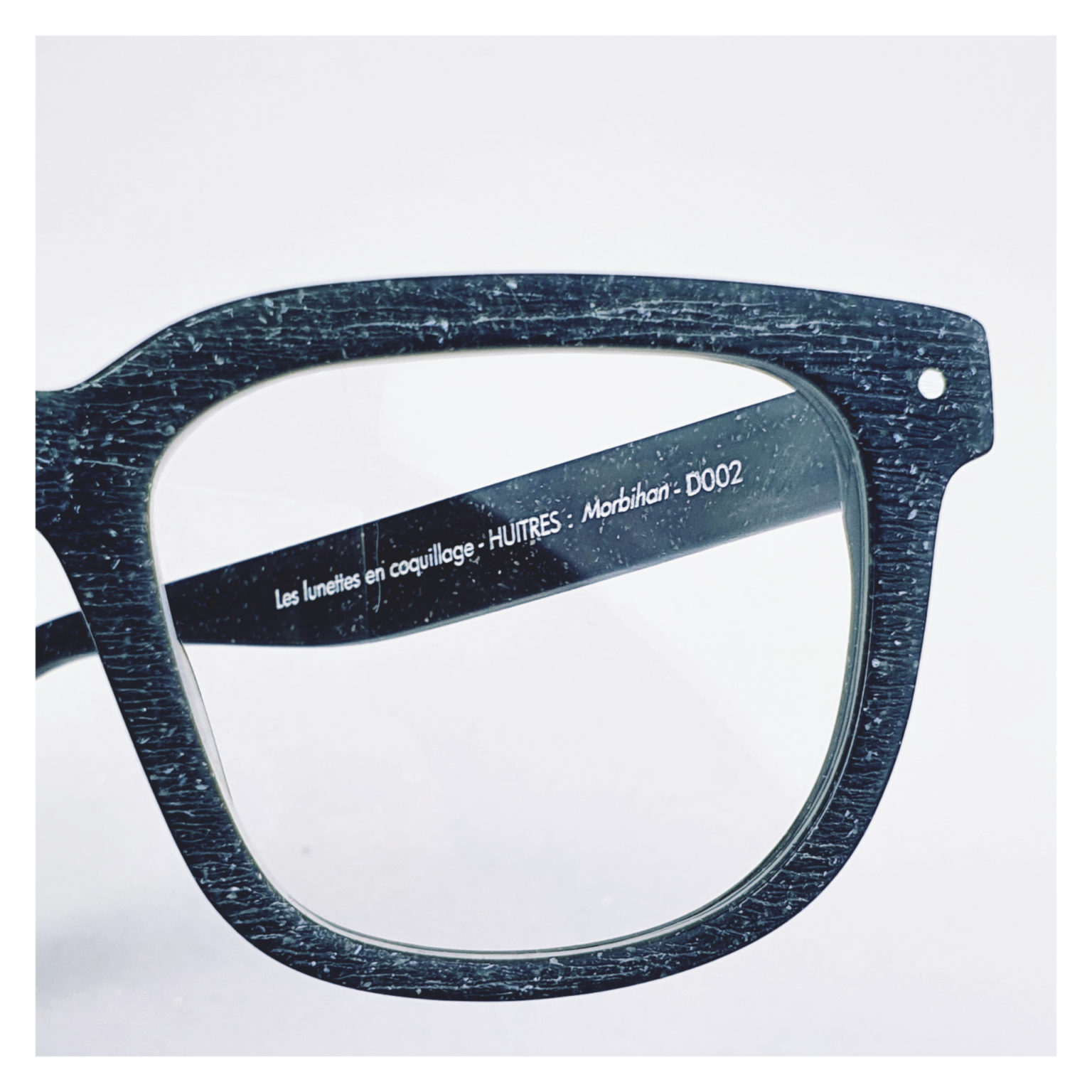 Friendly Frenchy, lunettes en coquillages et pépins de raisin ...