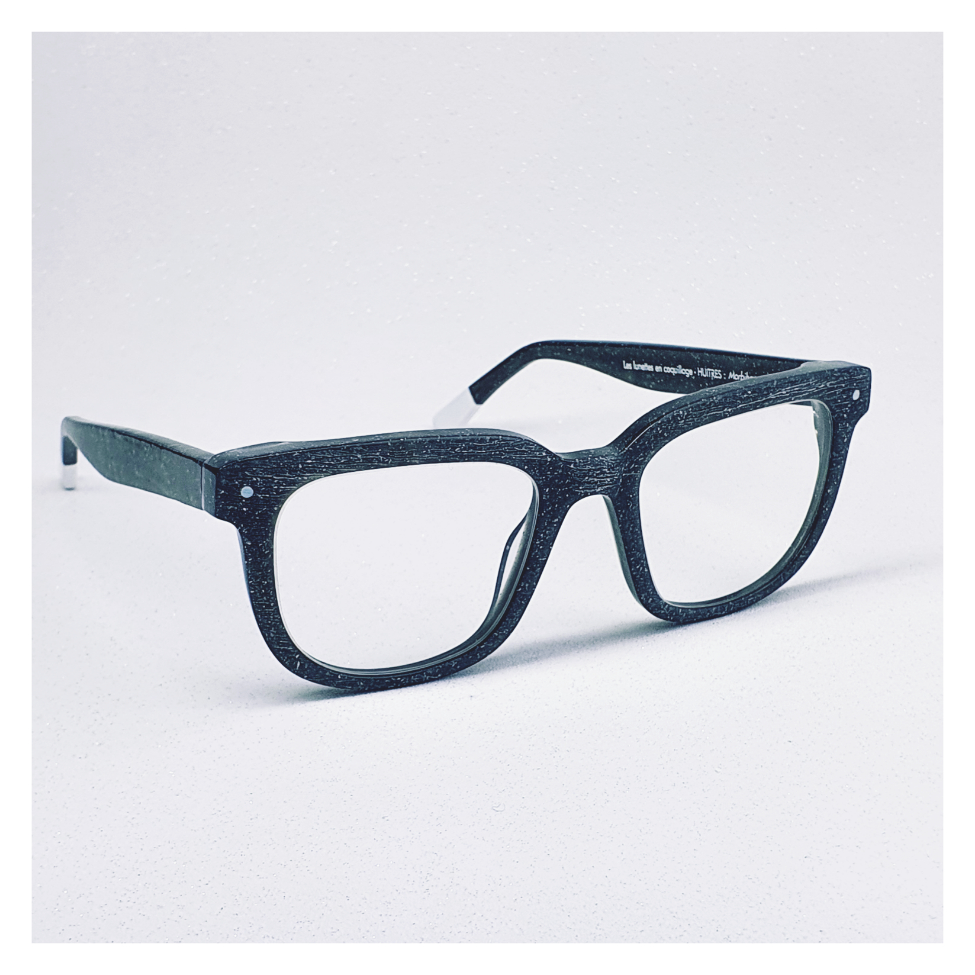 Friendly Frenchy, lunettes en coquillages et pépins de raisin ...