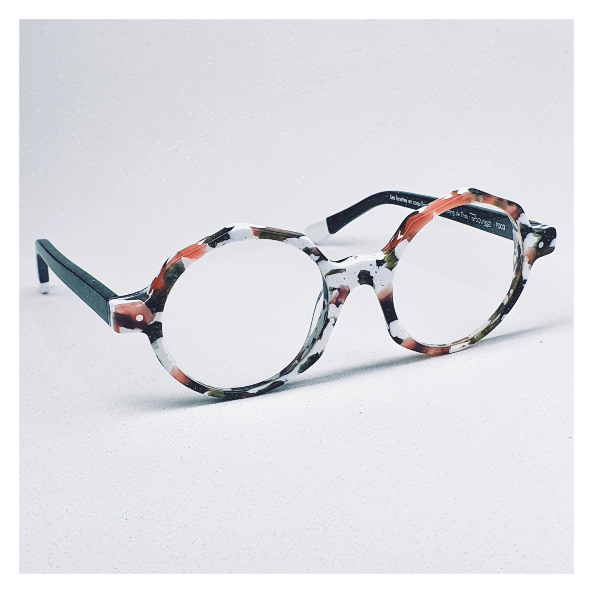 Friendly Frenchy, lunettes en coquillages et pépins de raisin ...